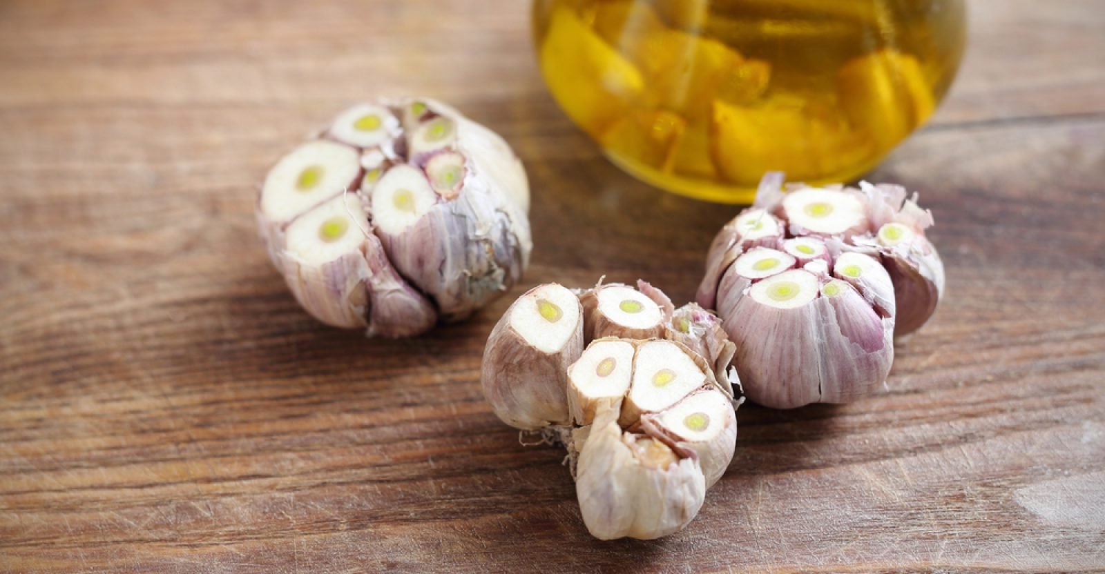 15 Amazing Benefits Of Garlic Oil - Natural Food Series